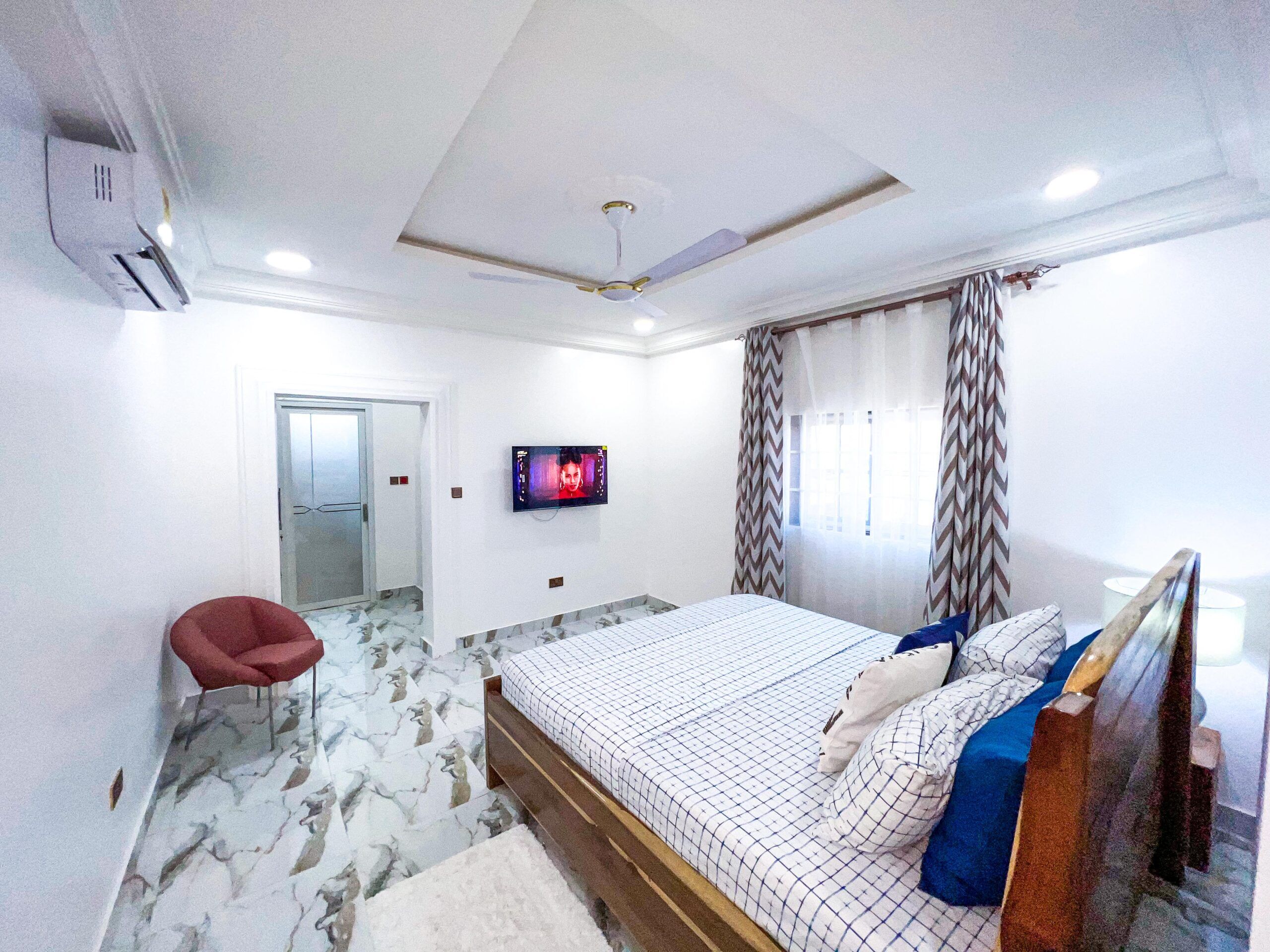 GOLDEN TOUCH EXECUTIVE HOTEL – Our prime location grants you access to ...